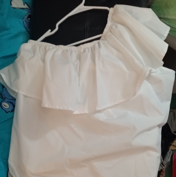 GAP | Tops | White Ruffle Off Shoulder Cropped Top | Poshmark